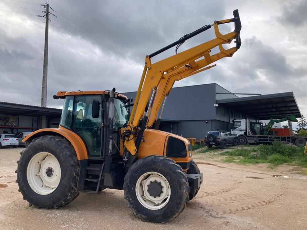 abolsamia - Trator convencional RENAULT 640RZ